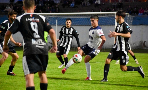 Torneo Unión Regional Deportiva: el “Bata” rescató un empate y se ...